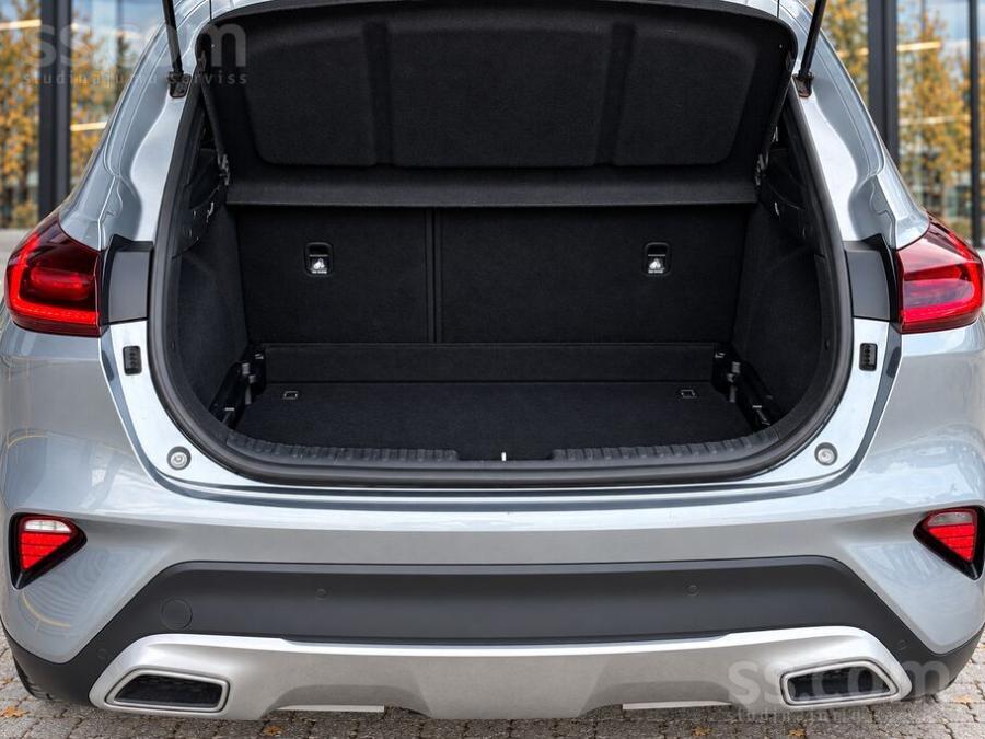 Grey Kia XCeed 2020 in Riga, with an engine capacity of 1.40 L and mileage of 175 thousand km for 13200 €, photo 22 on AUTOMOTO.COM.LV