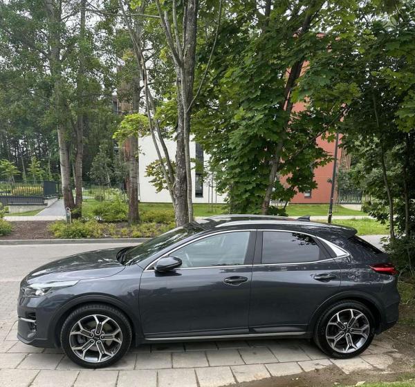 Серый Киа XCeed 2021 в Вильнюс, объемом двигателя 1.60 л и пробегом 88 тыс. км за 15500 €, фото 1 на AUTOMOTO.COM.LV