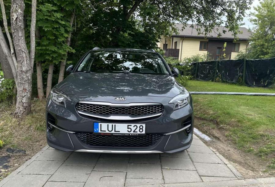 Grey Kia XCeed 2021 in Vilnius, with an engine capacity of 1.60 L and mileage of 88 thousand km for 15500 €, photo 6 on AUTOMOTO.COM.LV