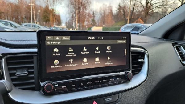 Grey Kia XCeed 2021 in Riga, with an engine capacity of 1.60 L and mileage of 116 thousand km for 15990 €, photo 5 on AUTOMOTO.COM.LV