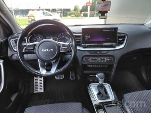 Grey Kia XCeed 2021 in Riga, with an engine capacity of 1.50 L and mileage of 141 thousand km for 13900 €, photo 6 on AUTOMOTO.COM.LV