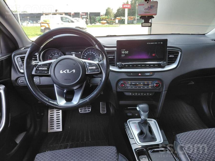 Grey Kia XCeed 2021 in Riga, with an engine capacity of 1.50 L and mileage of 141 thousand km for 13900 €, photo 6 on AUTOMOTO.COM.LV