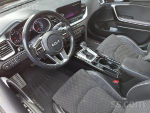 Grey Kia XCeed 2021 in Riga, with an engine capacity of 1.50 L and mileage of 141 thousand km for 13900 €, photo 7 on AUTOMOTO.COM.LV