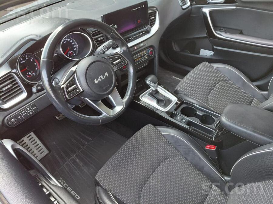 Grey Kia XCeed 2021 in Riga, with an engine capacity of 1.50 L and mileage of 141 thousand km for 13900 €, photo 7 on AUTOMOTO.COM.LV