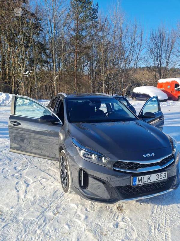 Grey Kia XCeed 2023 in Vilnius, with an engine capacity of 1.48 L and mileage of 47 thousand km for 19800 €, photo 10 on AUTOMOTO.COM.LV