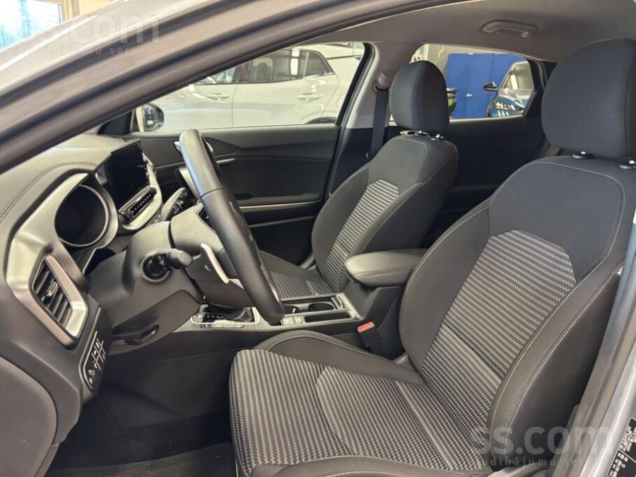 Grey Kia XCeed 2026 in Riga, with an engine capacity of 1.60 L and mileage of 6 thousand km for 24900 €, photo 10 on AUTOMOTO.COM.LV