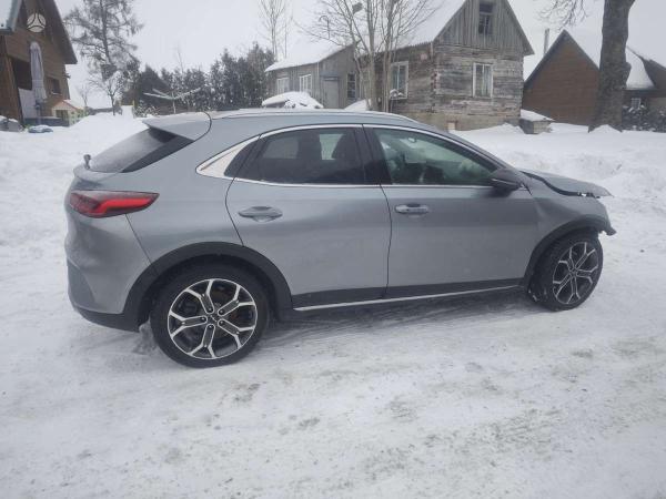 Pelēks Kia XCeed 2022 Telšiai, ar dzinēja tilpumu 1.60 L un nobraukumu 104 tūkst. km par 8300 €, foto 3 vietnē AUTOMOTO.COM.LV