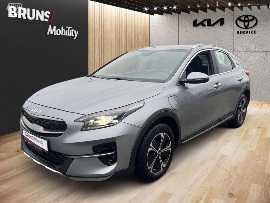 Grey Kia XCeed 2022 in Kaunas, with an engine capacity of 1.60 L and mileage of 76 thousand km for 24141 €, photo 2 on AUTOMOTO.COM.LV