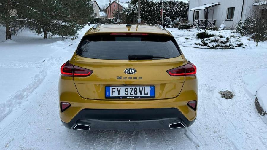 Orange Kia XCeed 2020 in Vilnius, with an engine capacity of 1.35 L and mileage of 186 thousand km for 12900 €, photo 6 on AUTOMOTO.COM.LV