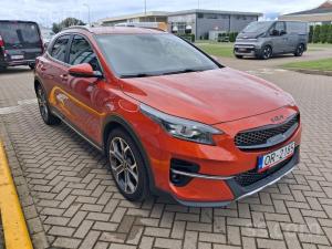 Orange Kia XCeed 2021 in Liepaja, with an engine capacity of 1.50 L and mileage of 141 thousand km for 14200 €, photo  on AUTOMOTO.COM.LV