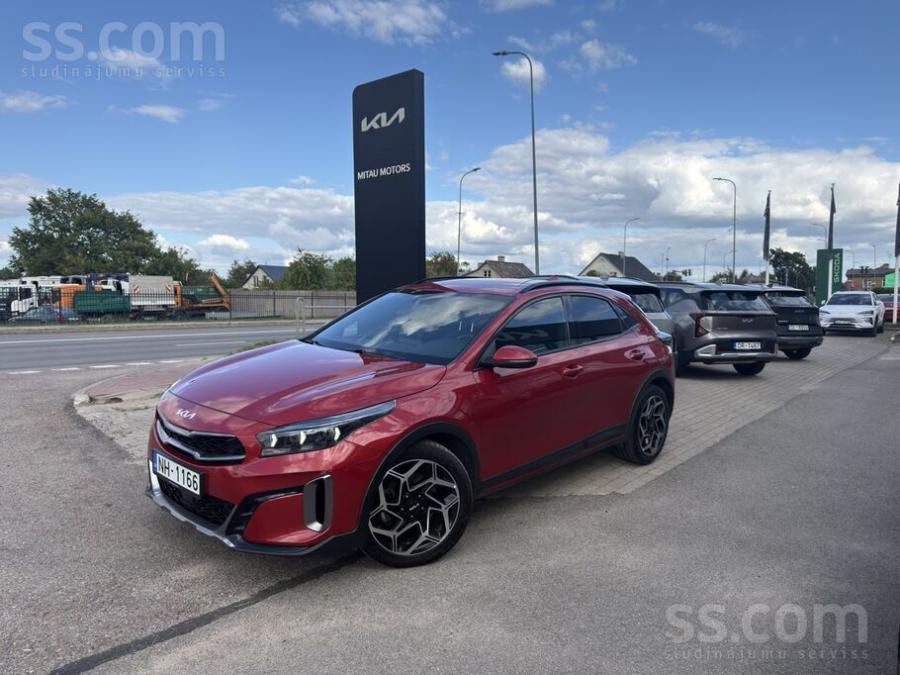 Red Kia XCeed 2023 in Jelgava, with an engine capacity of 1.50 L and mileage of 99 thousand km for 19000 €, photo 1 on AUTOMOTO.COM.LV