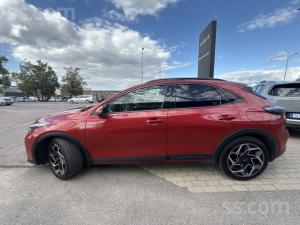 Red Kia XCeed 2023 in Jelgava, with an engine capacity of 1.50 L and mileage of 99 thousand km for 19000 €, photo 3 on AUTOMOTO.COM.LV