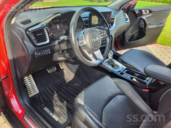 Red Kia XCeed 2019 in Riga, with an engine capacity of 1.60 L and mileage of 61 thousand km for 20200 €, photo 3 on AUTOMOTO.COM.LV