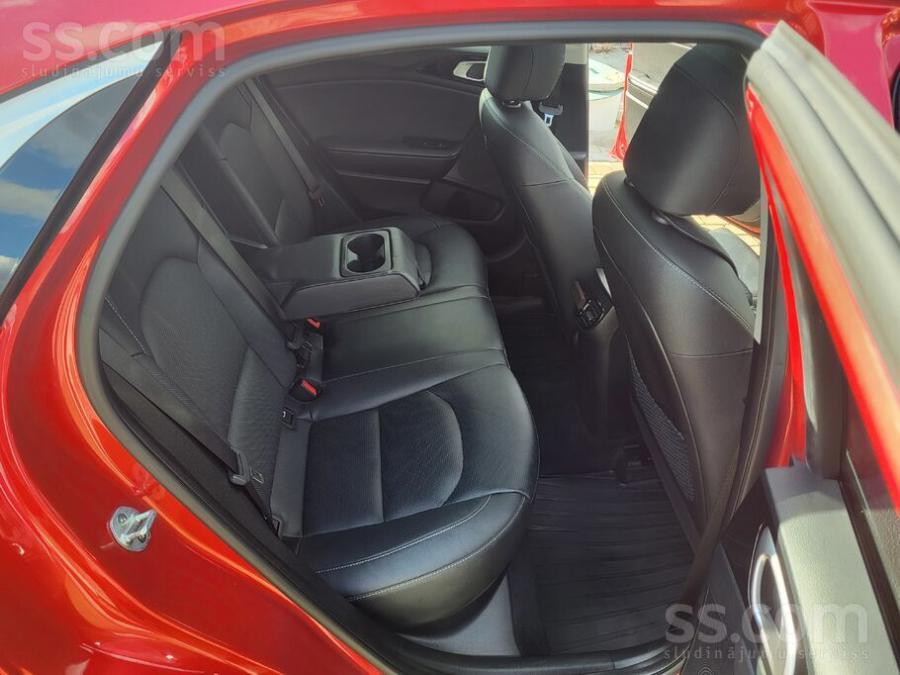 Red Kia XCeed 2019 in Riga, with an engine capacity of 1.60 L and mileage of 61 thousand km for 20200 €, photo 9 on AUTOMOTO.COM.LV