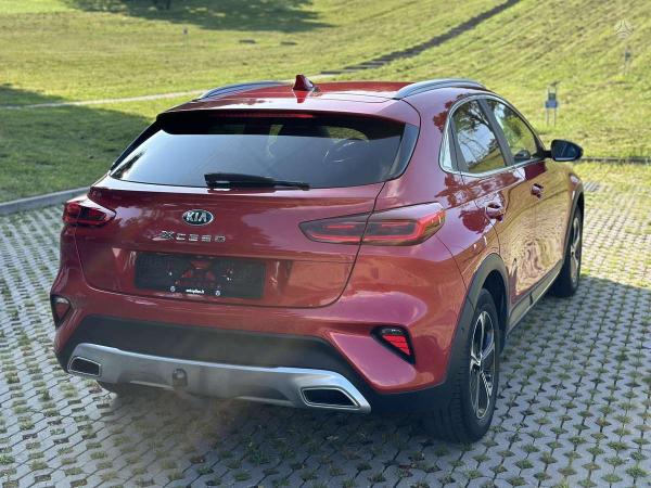 Kia XCeed 2020 in Kaunas on AUTOMOTO.COM.LV Red Kia XCeed 2020 in Kaunas, with an engine capacity of 1.60 L and mileage of 138 thousand km for 14950 β¬, photo 8 on AUTOMOTO.COM.LV