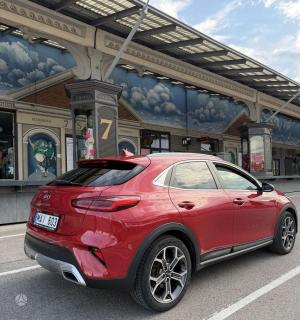 Sarkans Kia XCeed 2021 Kauņa, ar dzinēja tilpumu 1.48 L un nobraukumu 64 tūkst. km par 19500 €, foto  vietnē AUTOMOTO.COM.LV