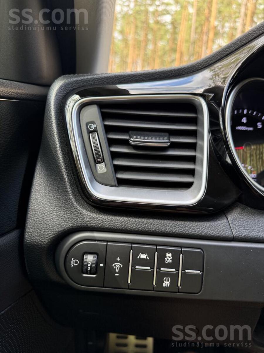 Sarkans Kia XCeed 2021 Rīga, ar dzinēja tilpumu 1.50 L un nobraukumu 87 tūkst. km par 14990 €, foto 20 vietnē AUTOMOTO.COM.LV