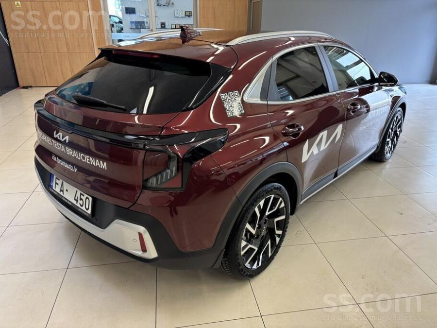 Sarkans Kia XCeed 2026 Rīga, ar dzinēja tilpumu 1.60 L un nobraukumu 4 tūkst. km par 25500 €, foto 5 vietnē AUTOMOTO.COM.LV