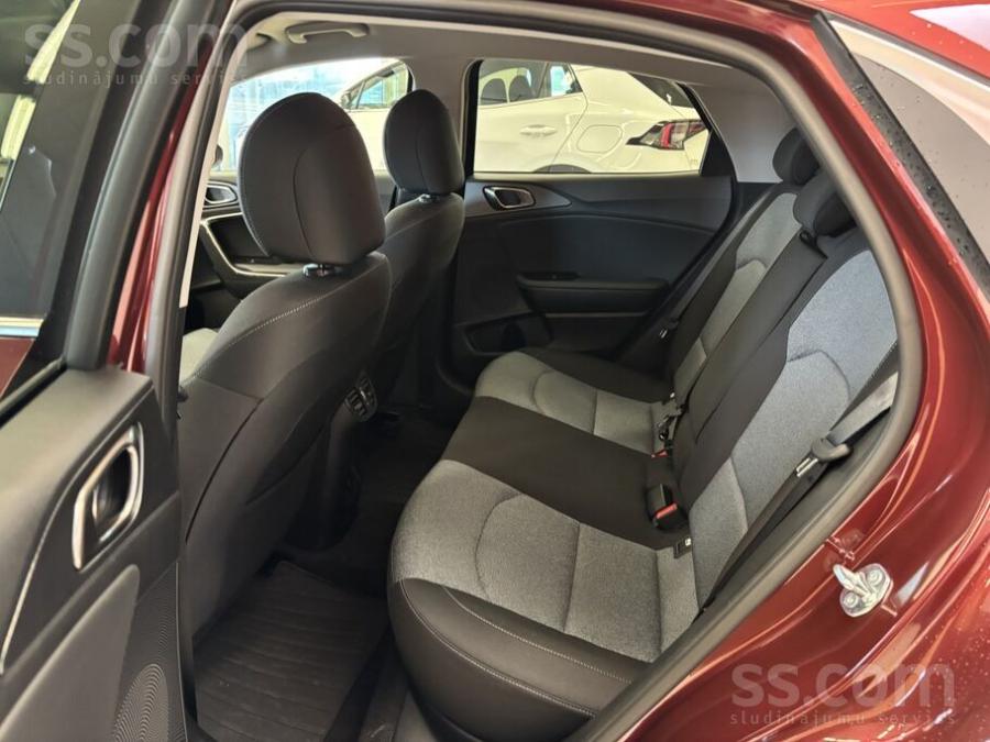 Sarkans Kia XCeed 2026 Rīga, ar dzinēja tilpumu 1.60 L un nobraukumu 4 tūkst. km par 25500 €, foto 15 vietnē AUTOMOTO.COM.LV
