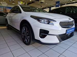 White Kia XCeed 2020 in Kaunas, with an engine capacity of 1.60 L and mileage of 93 thousand km for 23429 €, photo 4 on AUTOMOTO.COM.LV