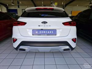 White Kia XCeed 2020 in Kaunas, with an engine capacity of 1.60 L and mileage of 93 thousand km for 23429 €, photo 6 on AUTOMOTO.COM.LV