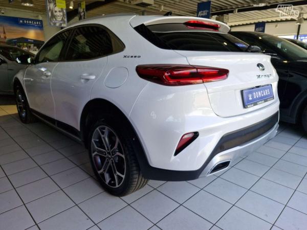 White Kia XCeed 2020 in Kaunas, with an engine capacity of 1.60 L and mileage of 93 thousand km for 23429 €, photo 7 on AUTOMOTO.COM.LV