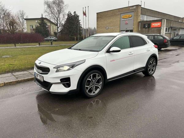 Balts Kia XCeed 2020 Kauņa, ar dzinēja tilpumu 1.35 L un nobraukumu 127 tūkst. km par 16500 €, foto 1 vietnē AUTOMOTO.COM.LV
