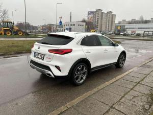 White Kia XCeed 2020 in Kaunas, with an engine capacity of 1.35 L and mileage of 127 thousand km for 16500 €, photo 4 on AUTOMOTO.COM.LV