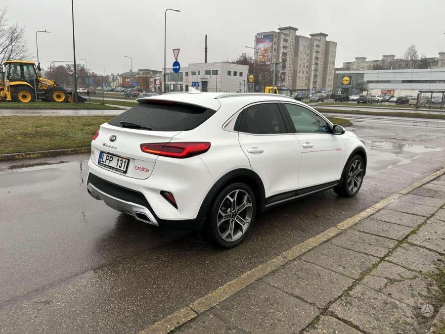 White Kia XCeed 2020 in Kaunas, with an engine capacity of 1.35 L and mileage of 127 thousand km for 16500 €, photo 4 on AUTOMOTO.COM.LV