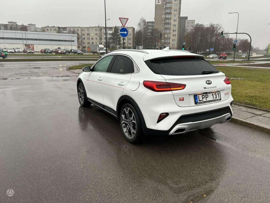 White Kia XCeed 2020 in Kaunas, with an engine capacity of 1.35 L and mileage of 127 thousand km for 16500 €, photo 7 on AUTOMOTO.COM.LV