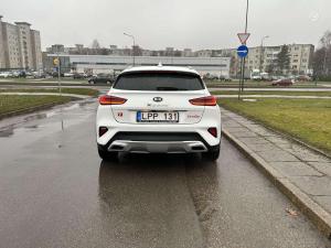 White Kia XCeed 2020 in Kaunas, with an engine capacity of 1.35 L and mileage of 127 thousand km for 16500 €, photo 8 on AUTOMOTO.COM.LV
