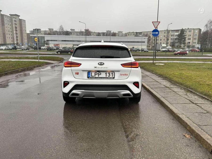 White Kia XCeed 2020 in Kaunas, with an engine capacity of 1.35 L and mileage of 127 thousand km for 16500 €, photo 8 on AUTOMOTO.COM.LV