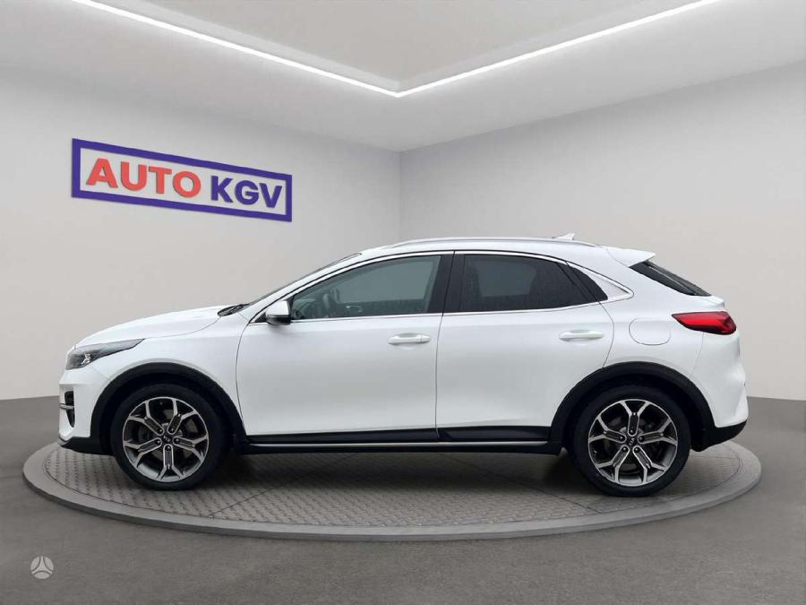 White Kia XCeed 2020 in Kaunas, with an engine capacity of 1.40 L and mileage of 87 thousand km for 18999 €, photo 2 on AUTOMOTO.COM.LV