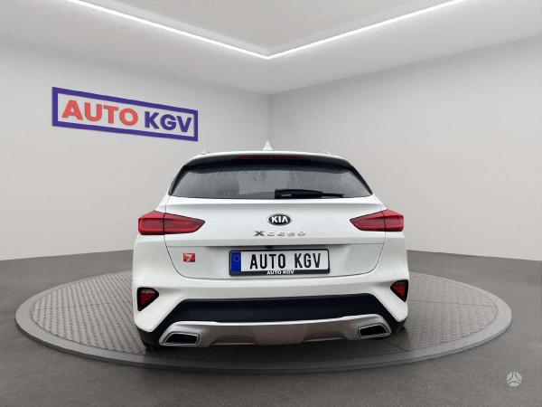 White Kia XCeed 2020 in Kaunas, with an engine capacity of 1.40 L and mileage of 87 thousand km for 18999 €, photo 4 on AUTOMOTO.COM.LV