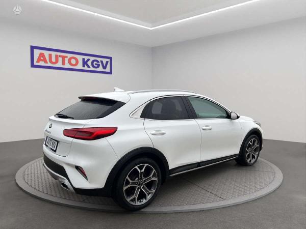 White Kia XCeed 2020 in Kaunas, with an engine capacity of 1.40 L and mileage of 87 thousand km for 18999 €, photo 5 on AUTOMOTO.COM.LV