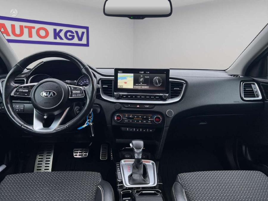 White Kia XCeed 2020 in Kaunas, with an engine capacity of 1.40 L and mileage of 87 thousand km for 18999 €, photo 13 on AUTOMOTO.COM.LV