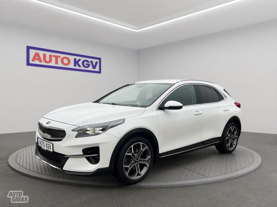 White Kia XCeed 2020 in Kaunas, with an engine capacity of 1.40 L and mileage of 87 thousand km for 17999 €, photo 1 on AUTOMOTO.COM.LV