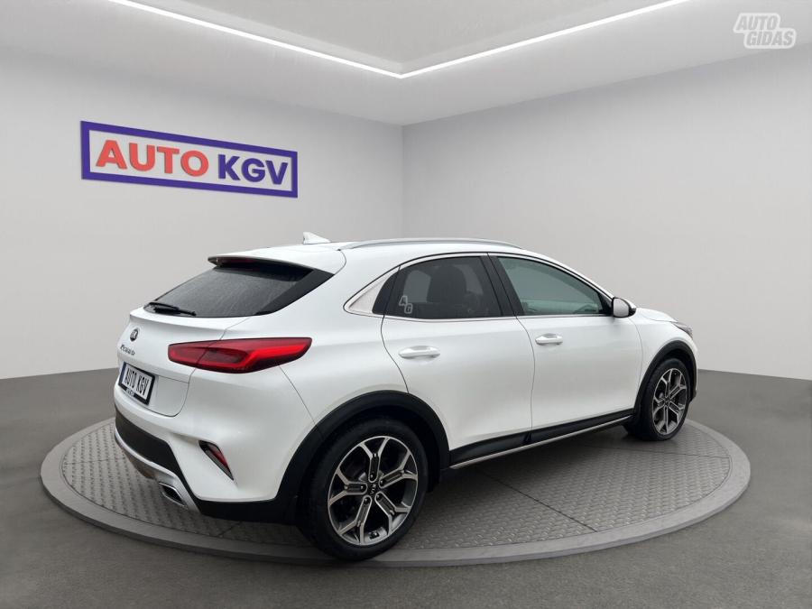White Kia XCeed 2020 in Kaunas, with an engine capacity of 1.40 L and mileage of 87 thousand km for 17999 €, photo 6 on AUTOMOTO.COM.LV