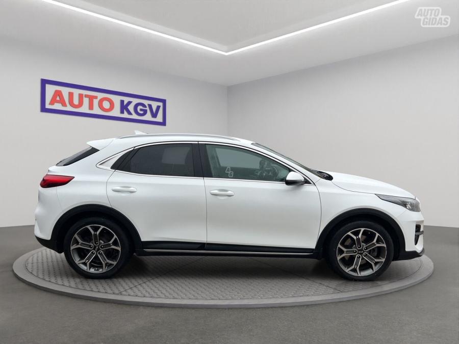 White Kia XCeed 2020 in Kaunas, with an engine capacity of 1.40 L and mileage of 87 thousand km for 17999 €, photo 7 on AUTOMOTO.COM.LV