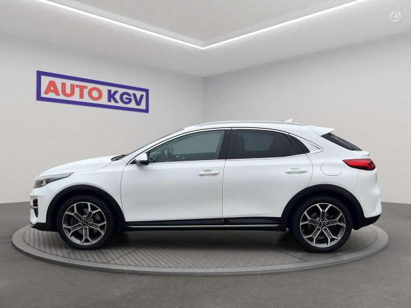White Kia XCeed 2020 in Kaunas, with an engine capacity of 1.40 L and mileage of 87 thousand km for 17999 €, photo 2 on AUTOMOTO.COM.LV
