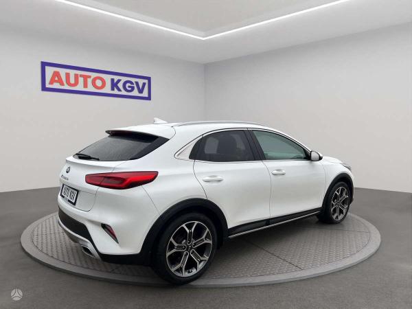 White Kia XCeed 2020 in Kaunas, with an engine capacity of 1.40 L and mileage of 87 thousand km for 17999 €, photo 5 on AUTOMOTO.COM.LV