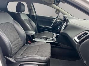 White Kia XCeed 2020 in Kaunas, with an engine capacity of 1.40 L and mileage of 87 thousand km for 17999 €, photo 9 on AUTOMOTO.COM.LV