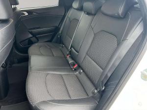 White Kia XCeed 2020 in Kaunas, with an engine capacity of 1.40 L and mileage of 87 thousand km for 17999 €, photo 12 on AUTOMOTO.COM.LV