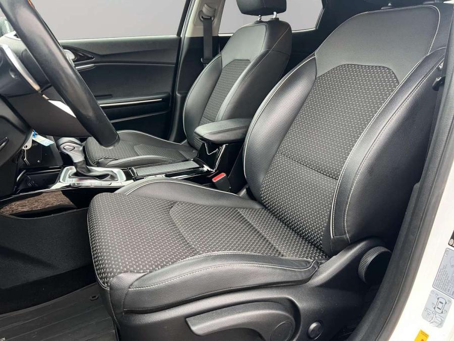 White Kia XCeed 2020 in Kaunas, with an engine capacity of 1.40 L and mileage of 87 thousand km for 17999 €, photo 13 on AUTOMOTO.COM.LV