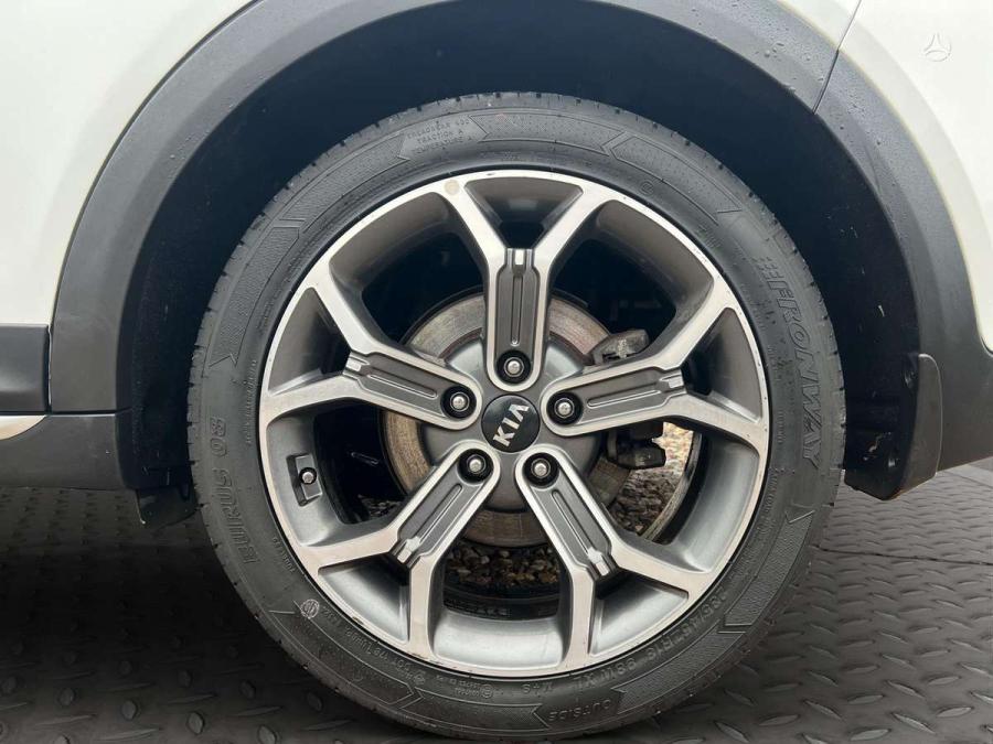 White Kia XCeed 2020 in Kaunas, with an engine capacity of 1.40 L and mileage of 87 thousand km for 17999 €, photo 20 on AUTOMOTO.COM.LV