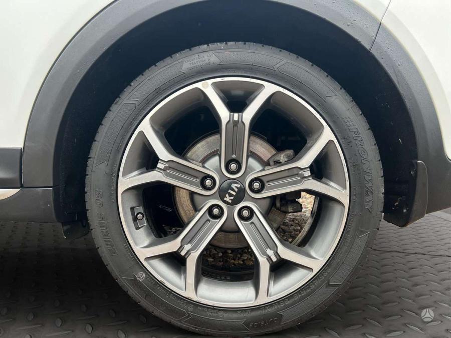 White Kia XCeed 2020 in Kaunas, with an engine capacity of 1.40 L and mileage of 87 thousand km for 17999 €, photo 20 on AUTOMOTO.COM.LV