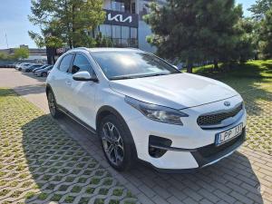 White Kia XCeed 2020 in Kaunas, with an engine capacity of 1.35 L and mileage of 134 thousand km for 13990 €, photo  on AUTOMOTO.COM.LV