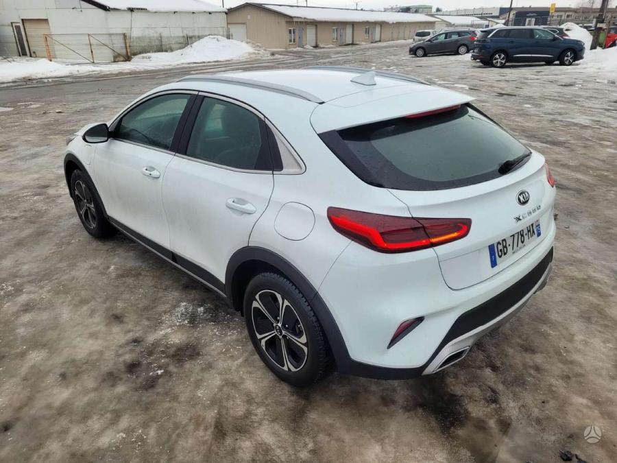 Balts Kia XCeed 2021 Viļņa, ar dzinēja tilpumu 1.58 L un nobraukumu 113 tūkst. km par 14800 €, foto 2 vietnē AUTOMOTO.COM.LV