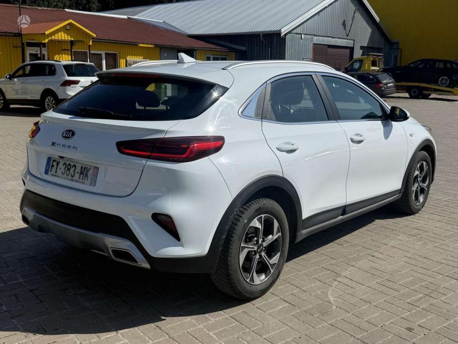 Белый Киа XCeed 2021 в Каунас, объемом двигателя 1.60 л и пробегом 141 тыс. км за 10800 €, фото 4 на AUTOMOTO.COM.LV