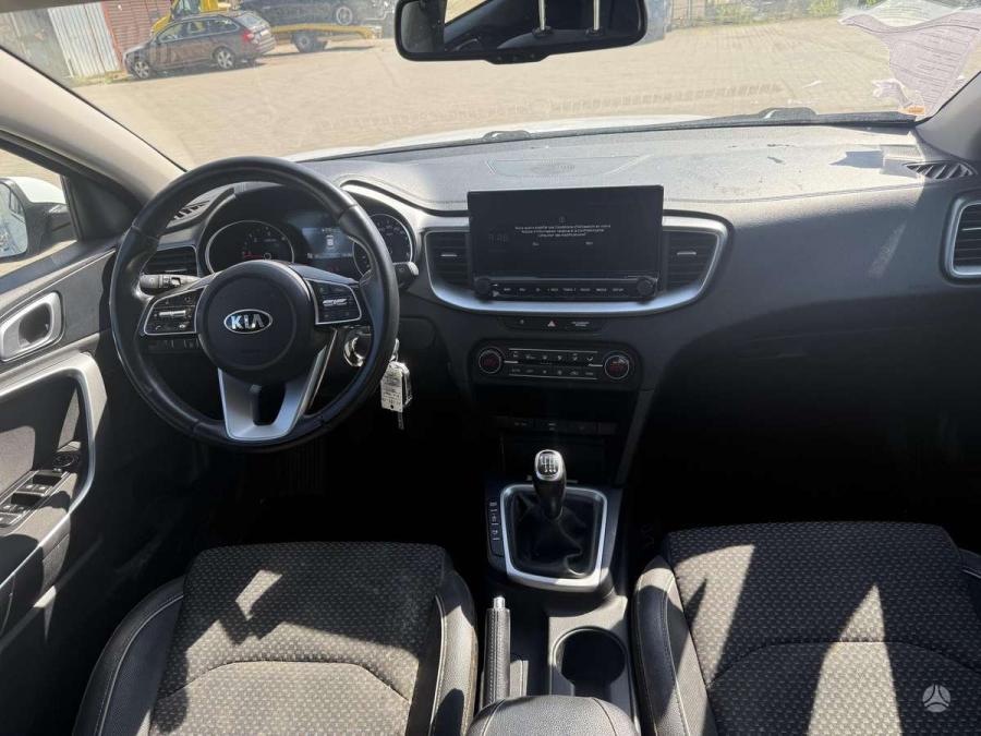 Белый Киа XCeed 2021 в Каунас, объемом двигателя 1.60 л и пробегом 141 тыс. км за 10800 €, фото 6 на AUTOMOTO.COM.LV